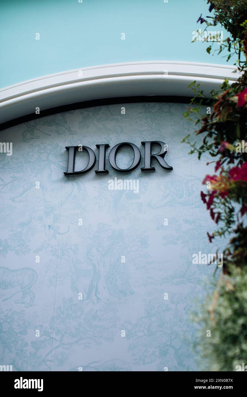 Vintage christian dior hi-res stock photography and images - Alamy