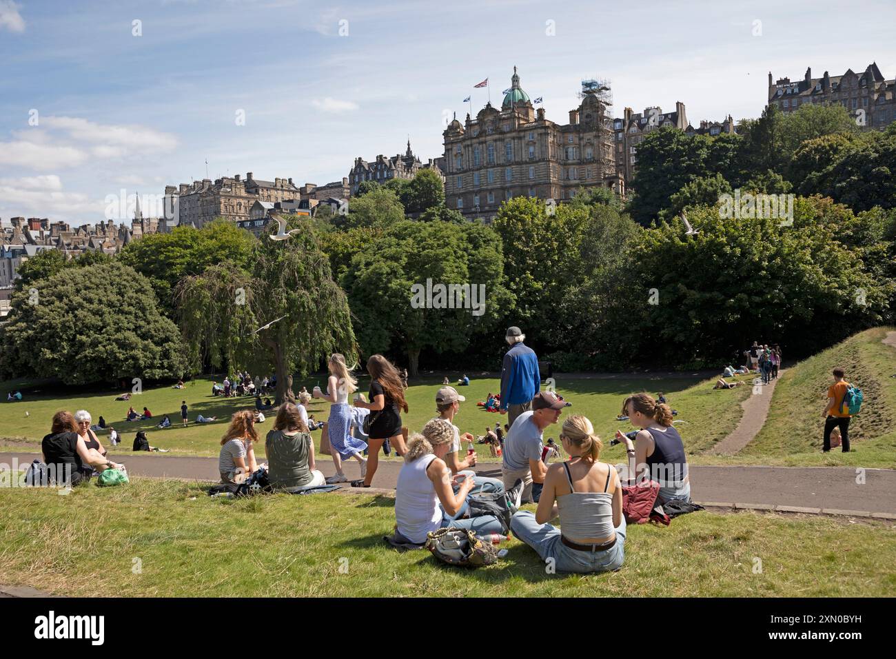 Edinburgh, city centre, Scotland, UK. 30 July 2024. Summer in the city ...