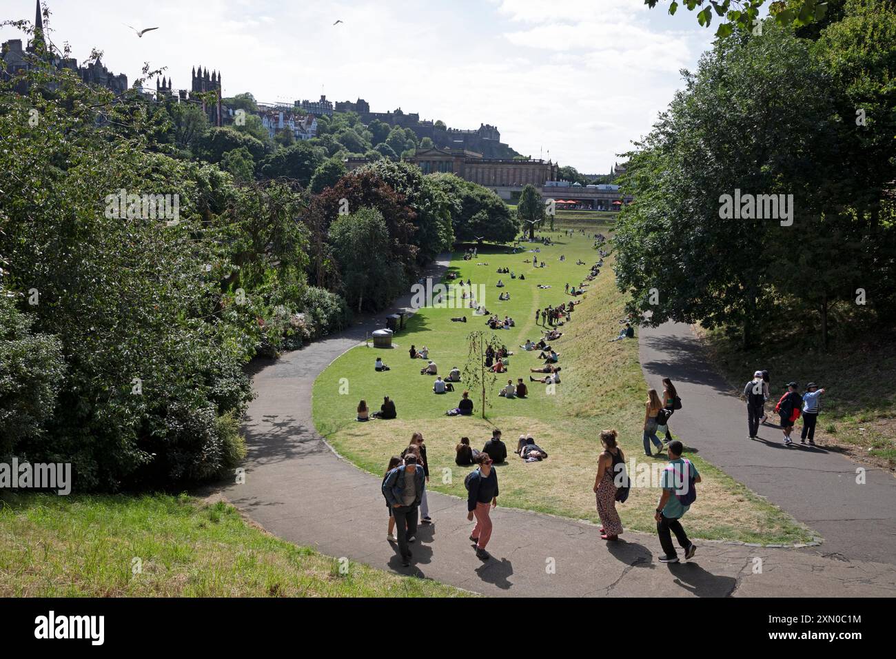 Edinburgh, city centre, Scotland, UK. 30 July 2024. Summer in the city ...