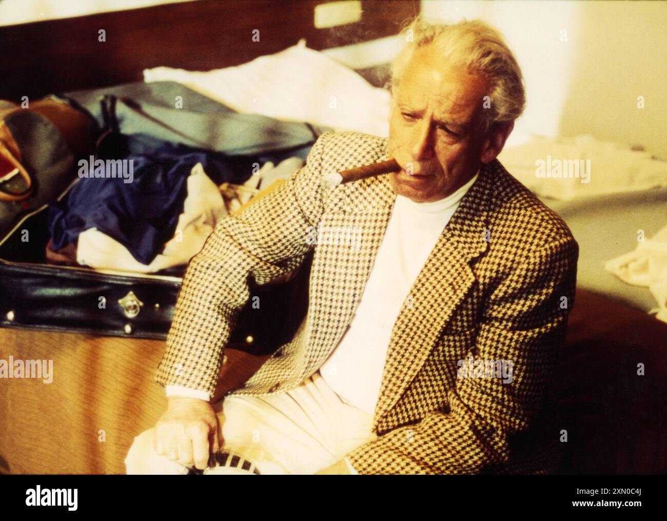 SAMUEL FULLER on set candid during filming of THE STATE OF THINGS / DER ...