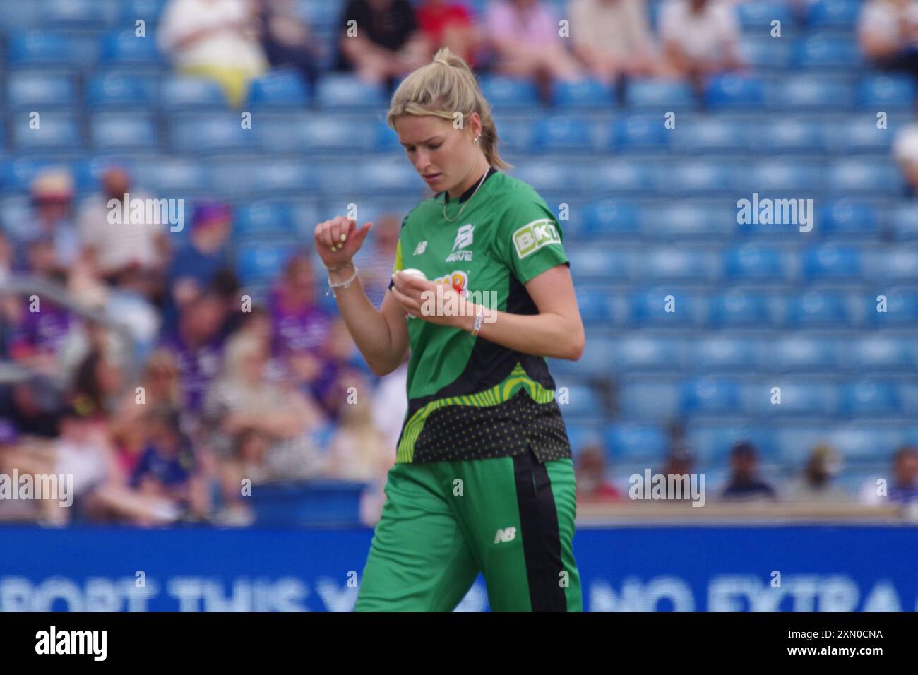Cricket player lauren bell hi-res stock photography and images - Alamy