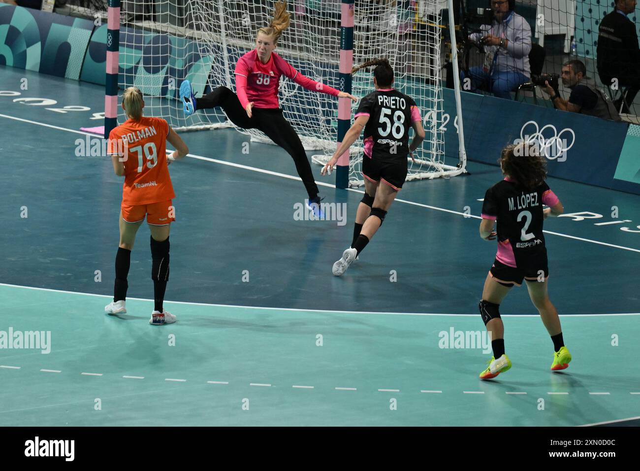 Paris, France. 30th July, 2024. Netherlands centre back Estavana Polman ...