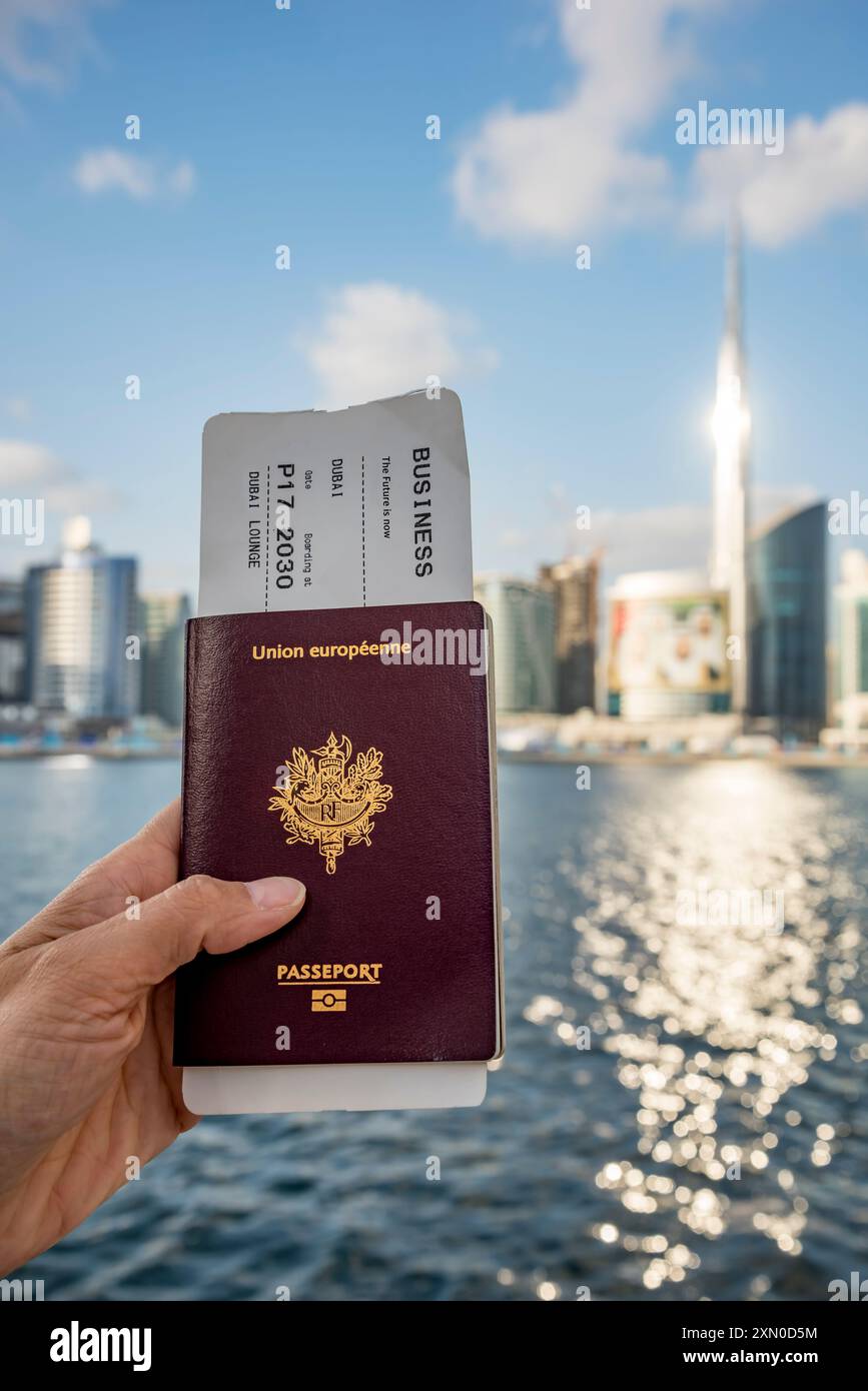 Arab woman pass hi-res stock photography and images - Alamy