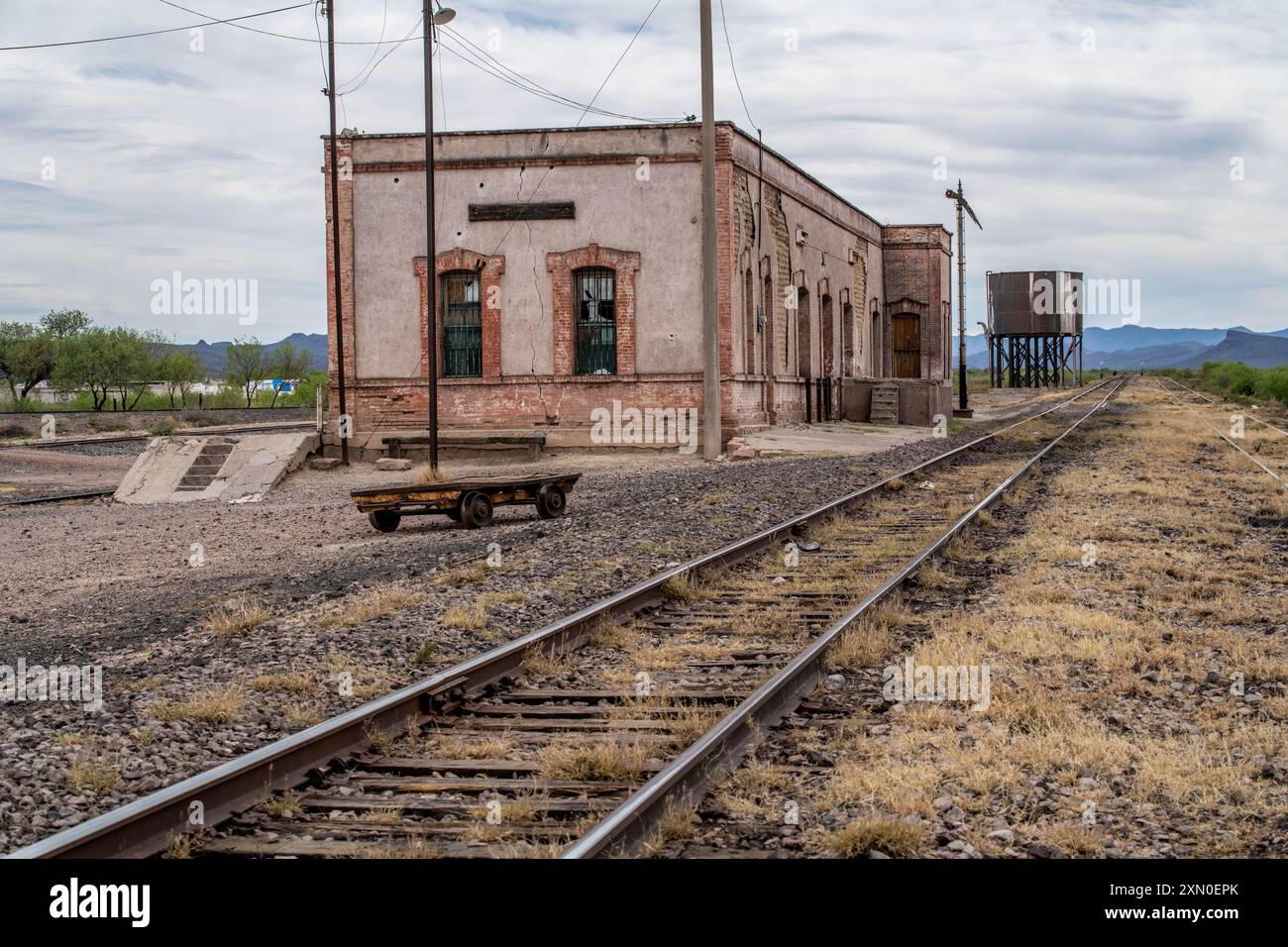 Abandoned Railroad station , Pedriceña, Mexico Stock Photo - Alamy