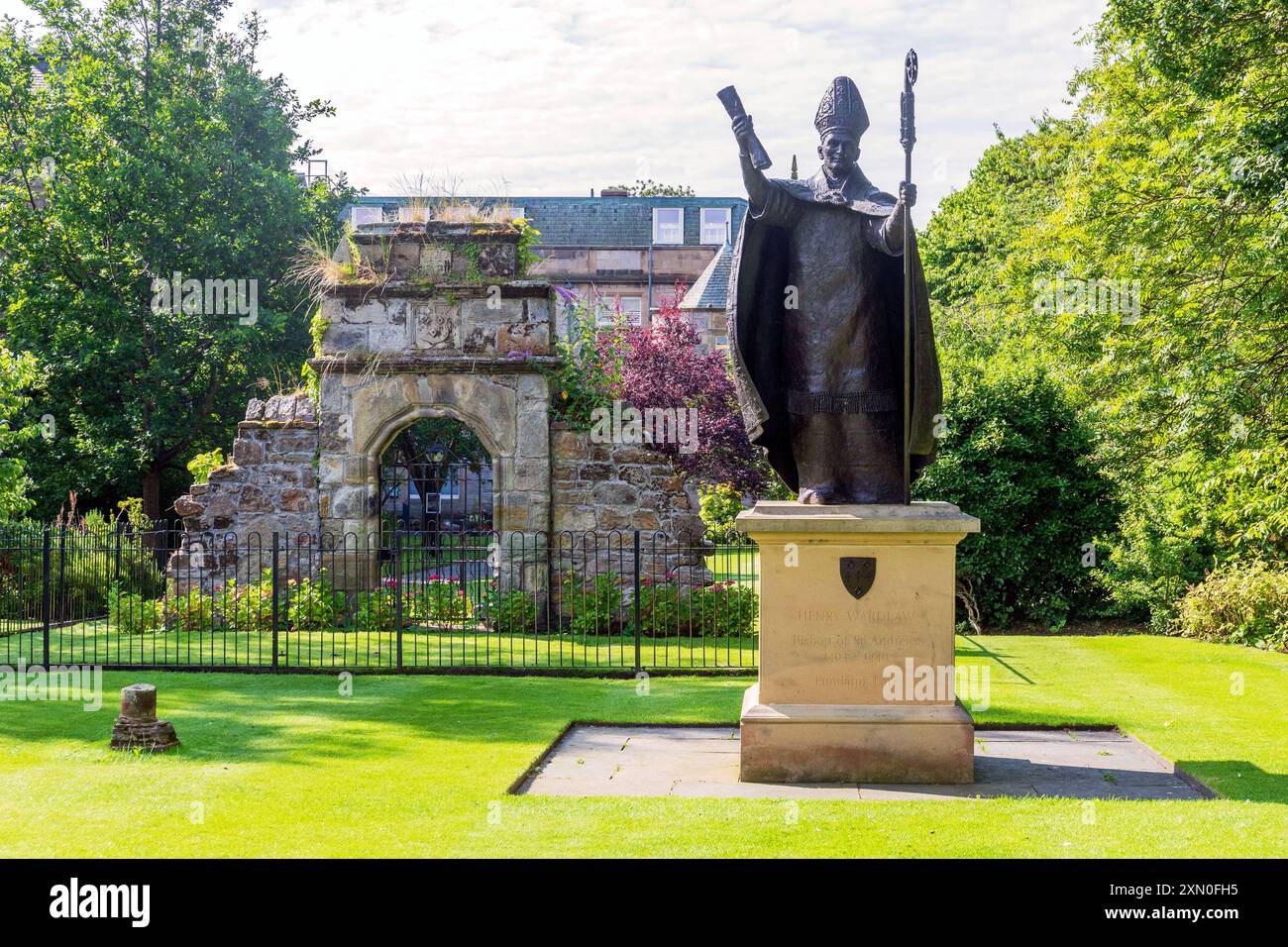 Medieval bishop of st andrews hi-res stock photography and images - Alamy