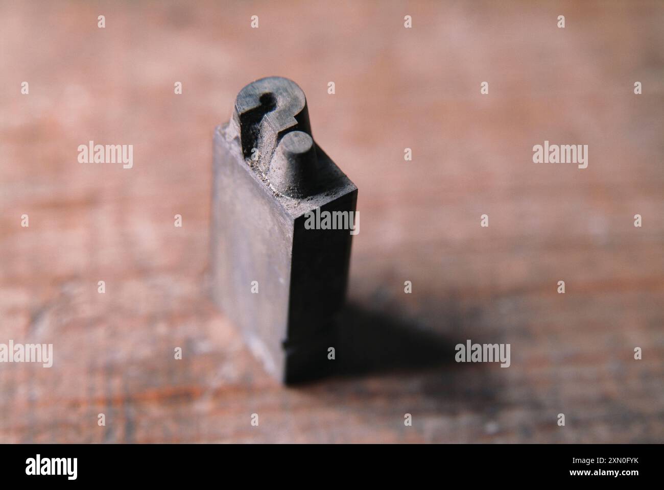 Question mark from movable-type printing set Stock Photo - Alamy