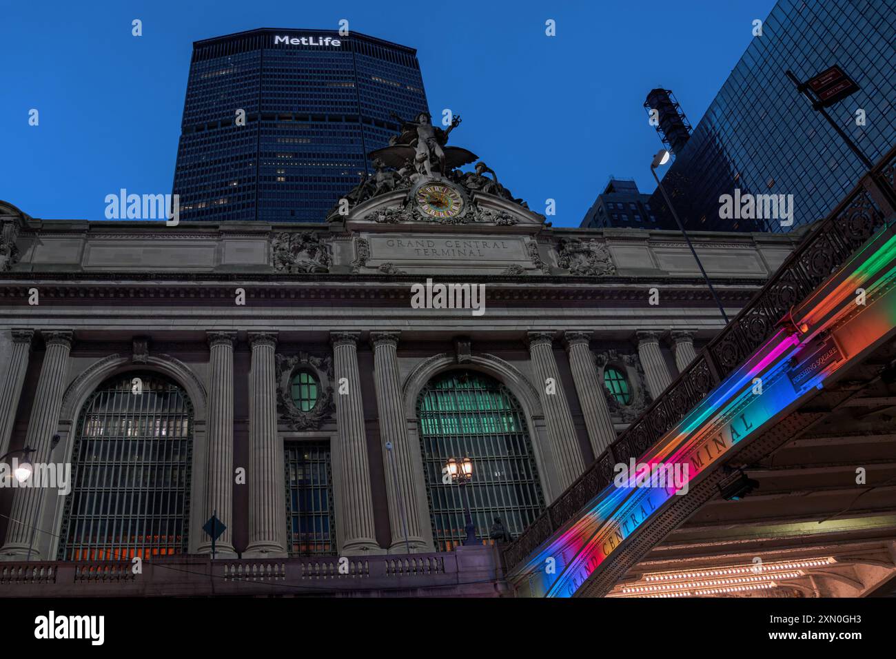 Statue mercury grand central station hi-res stock photography and images - Alamy