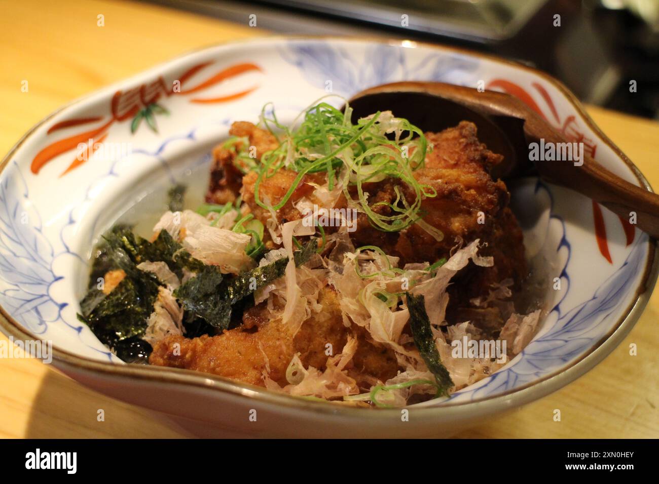 Japanese cuisine : Chicken karaage (Deep fried chicken) with dashi ...