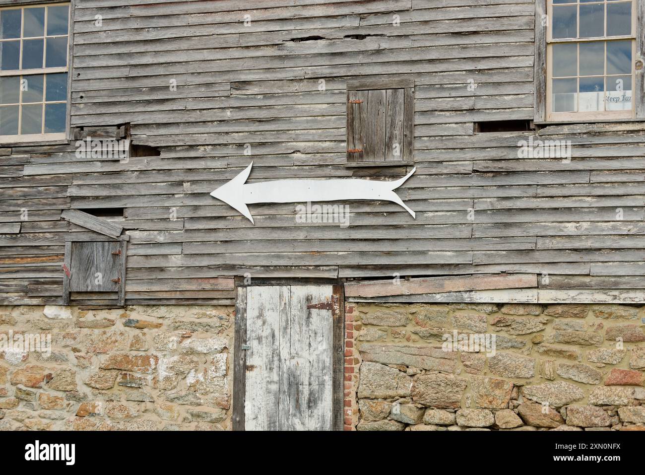 Wooden arrow hi-res stock photography and images - Alamy