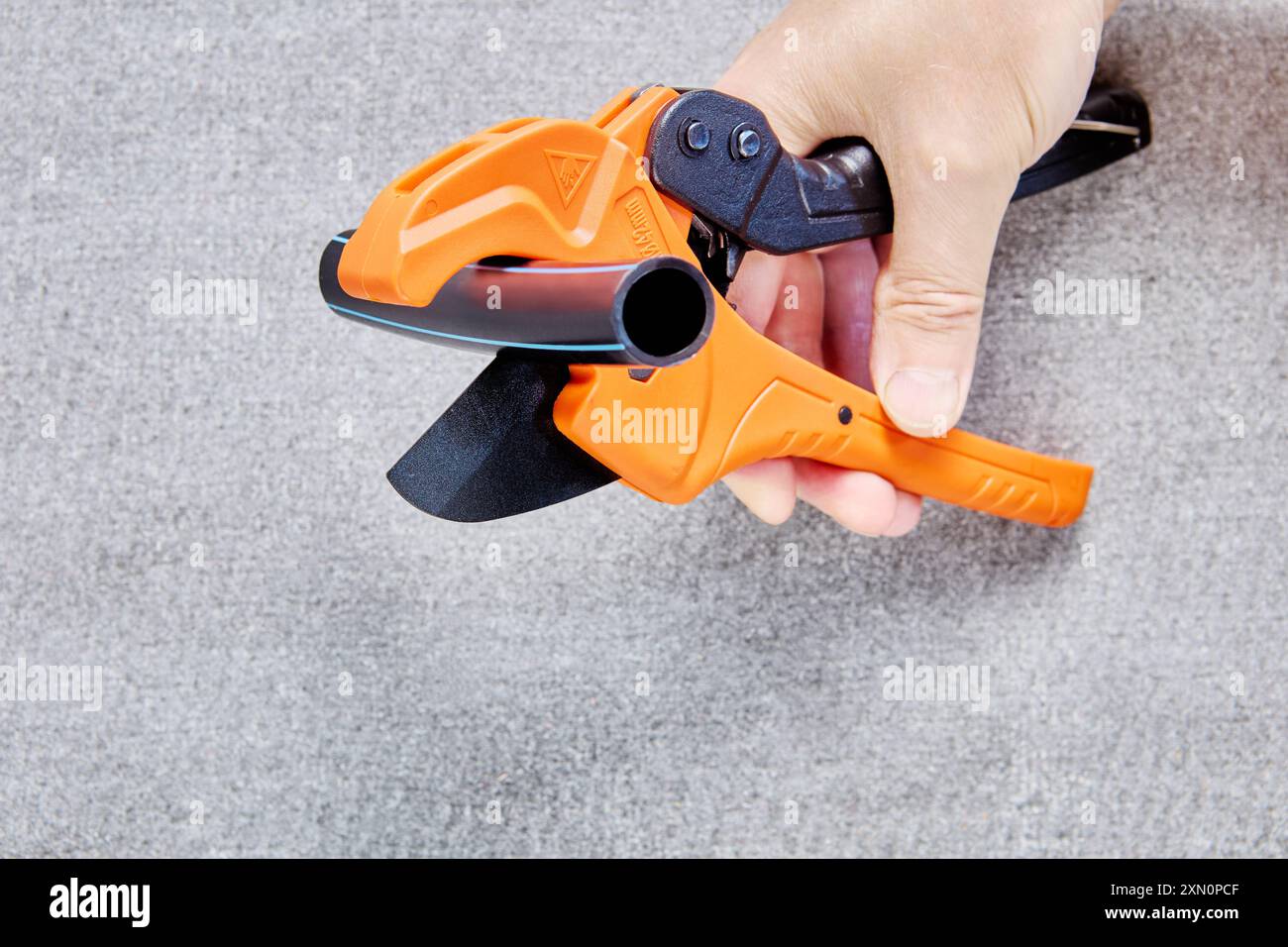 Ratcheting pipe cutter hi-res stock photography and images - Alamy