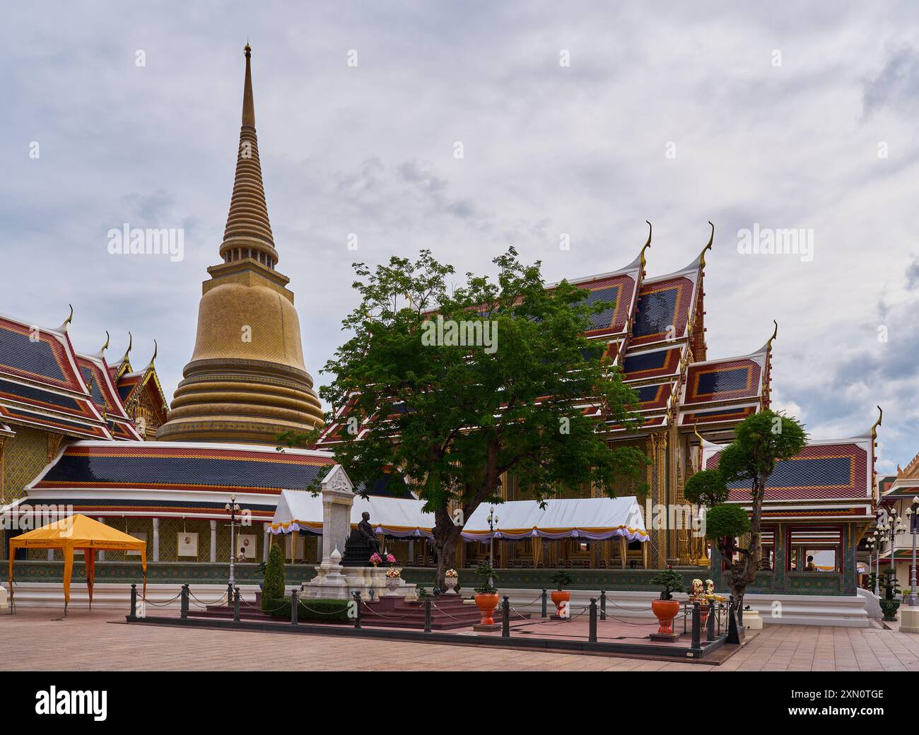 Wat Ratchabophit, 19th century Buddhist temple in Bangkok, Thailand ...