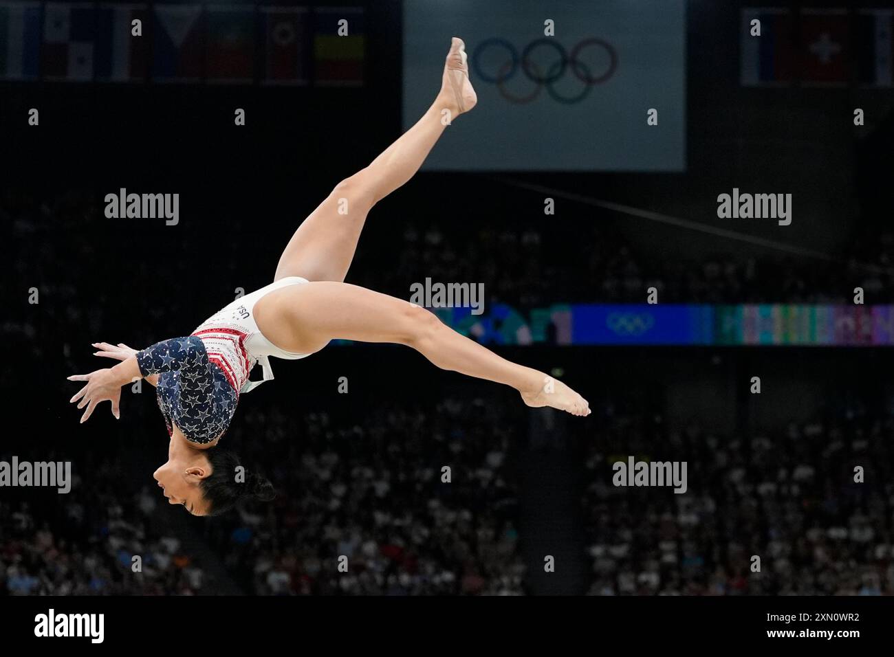 Suni Lee, of the United States, performs on the balance beam during the ...