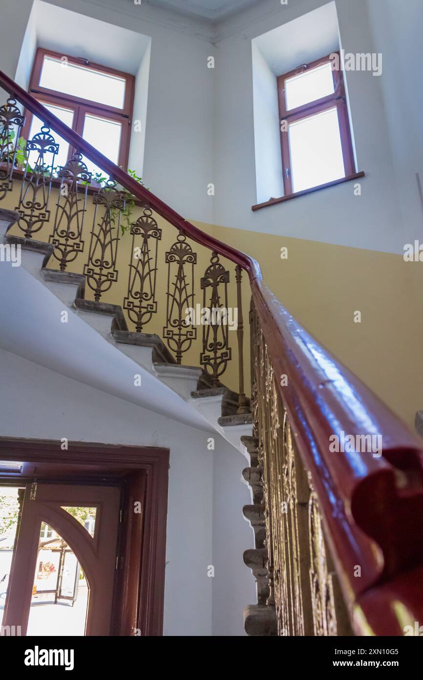 People walking staircase shadow hi-res stock photography and images - Alamy
