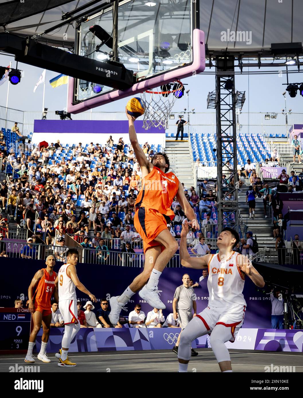 PARIS - Jan Driessen of the Netherlands scores against China at the ...