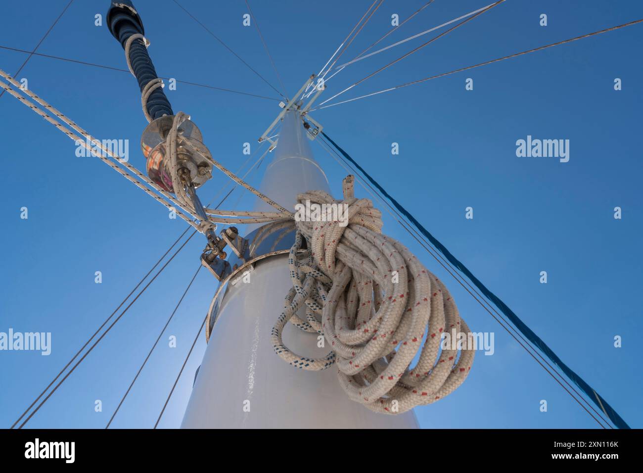 looking up the main pole of a sailing ship Stock Photo - Alamy