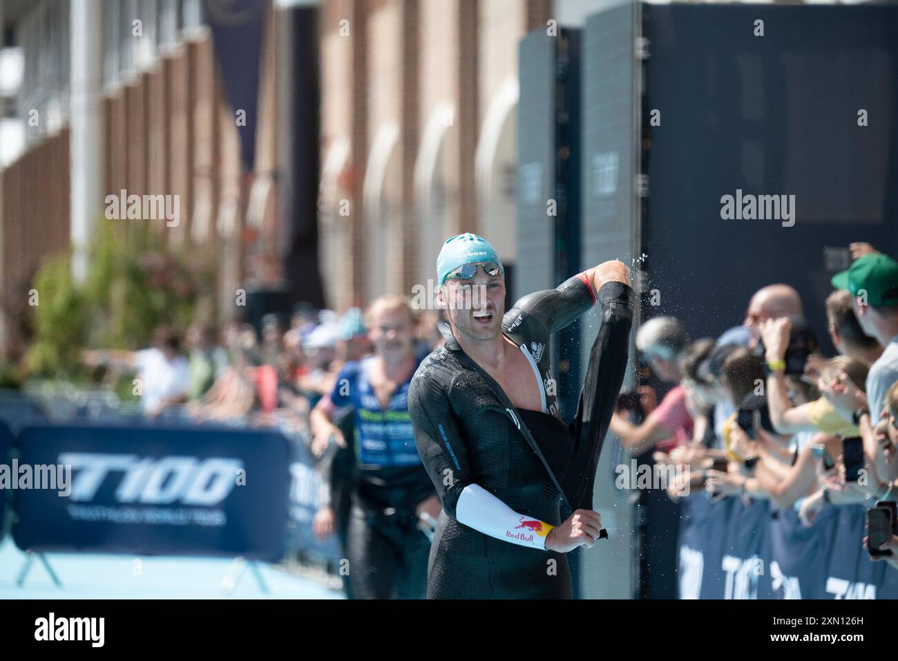 London, Royal Victoria Docks, UK. 28th July 2024. The T100 Triathlon ...