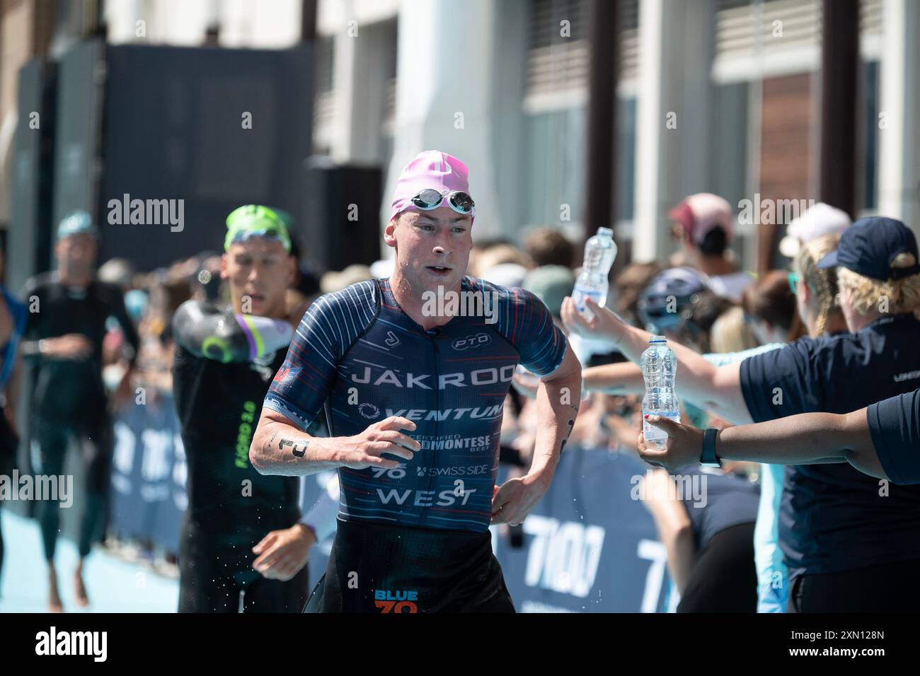 London t100 triathlon hi-res stock photography and images - Alamy
