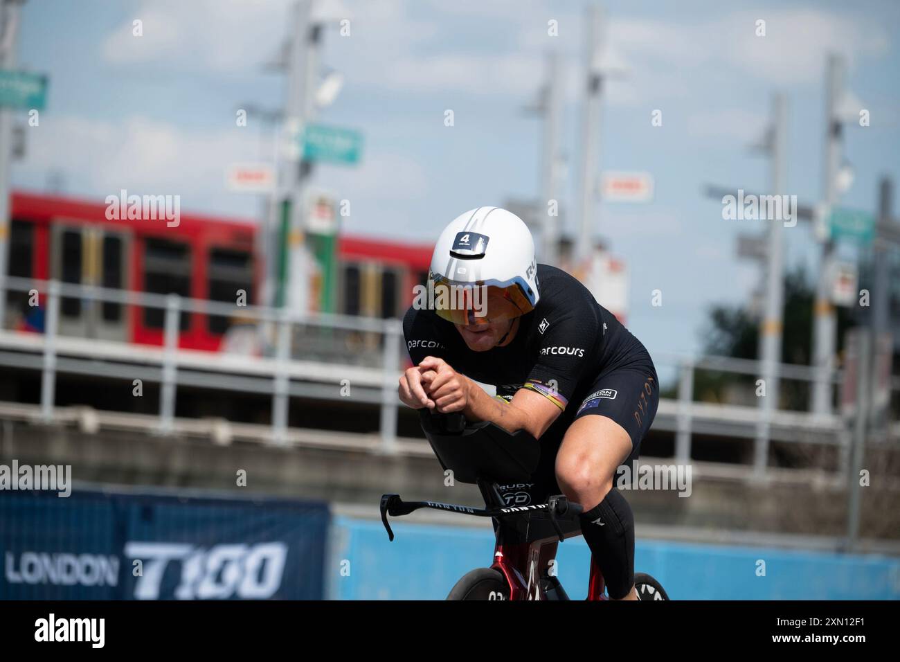 London t100 triathlon hi-res stock photography and images - Alamy