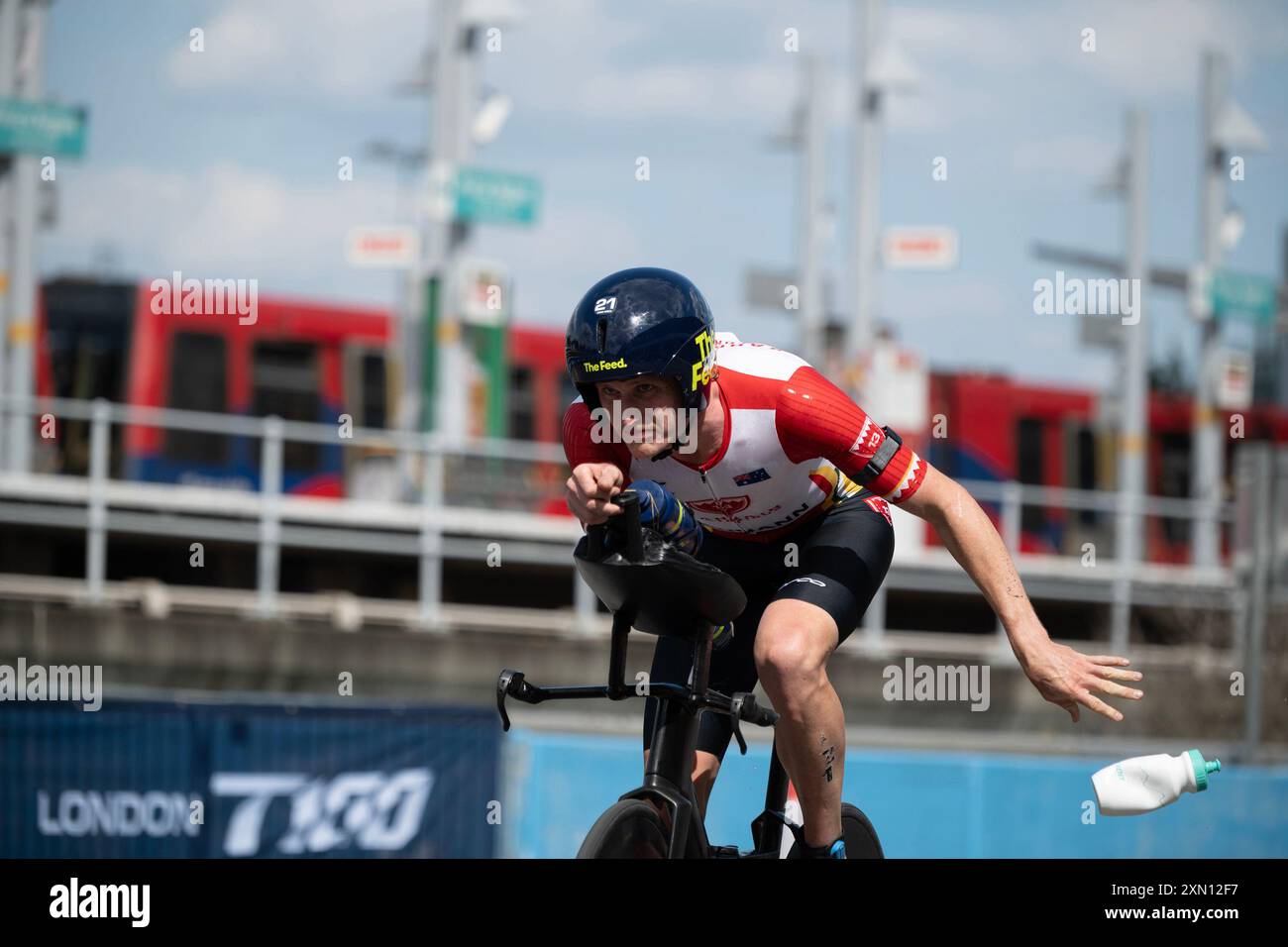 London t100 triathlon hi-res stock photography and images - Alamy