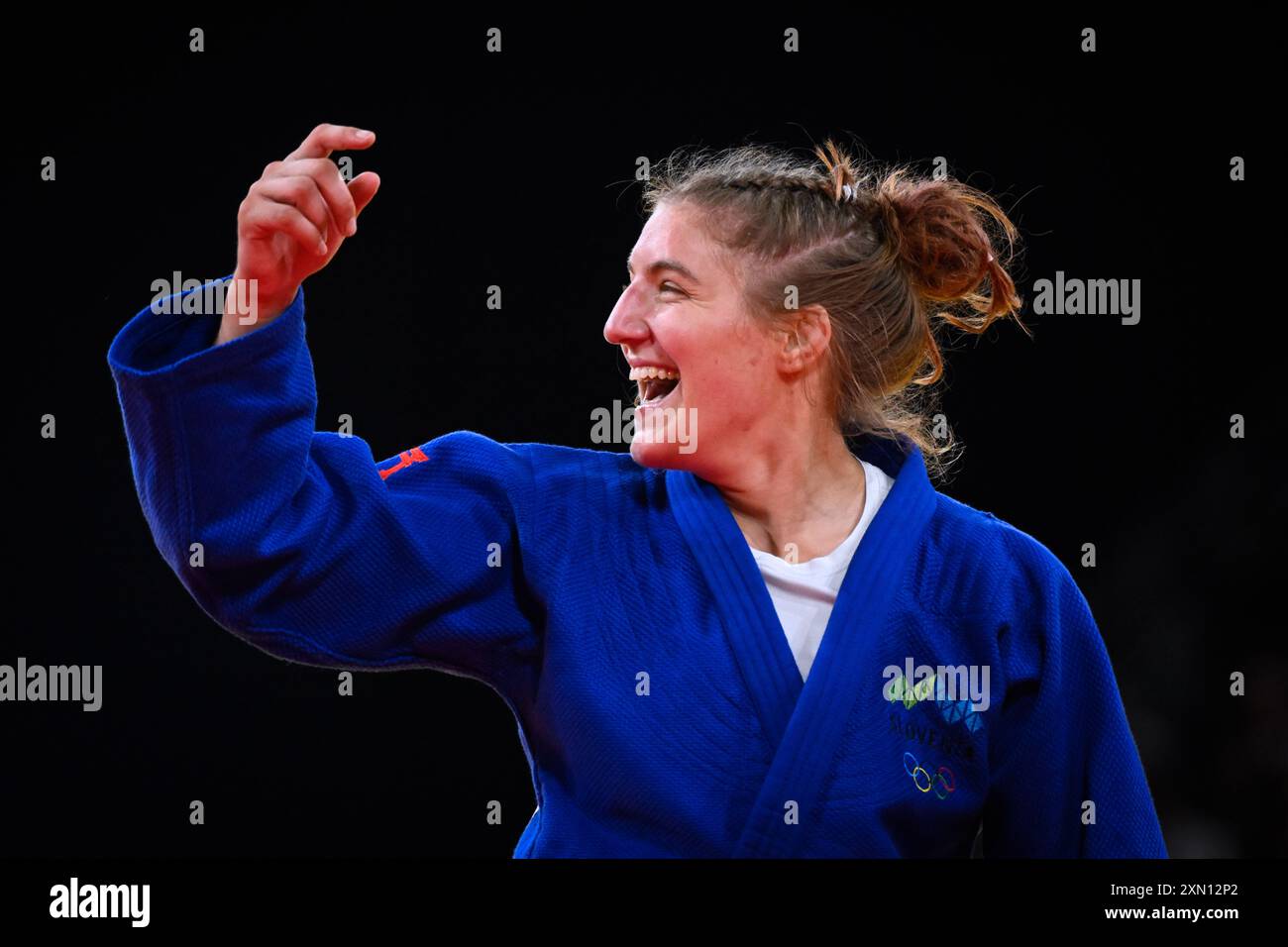 Andreja Leski ( SLO ) celebrates her victory against Prisca Awiti ...