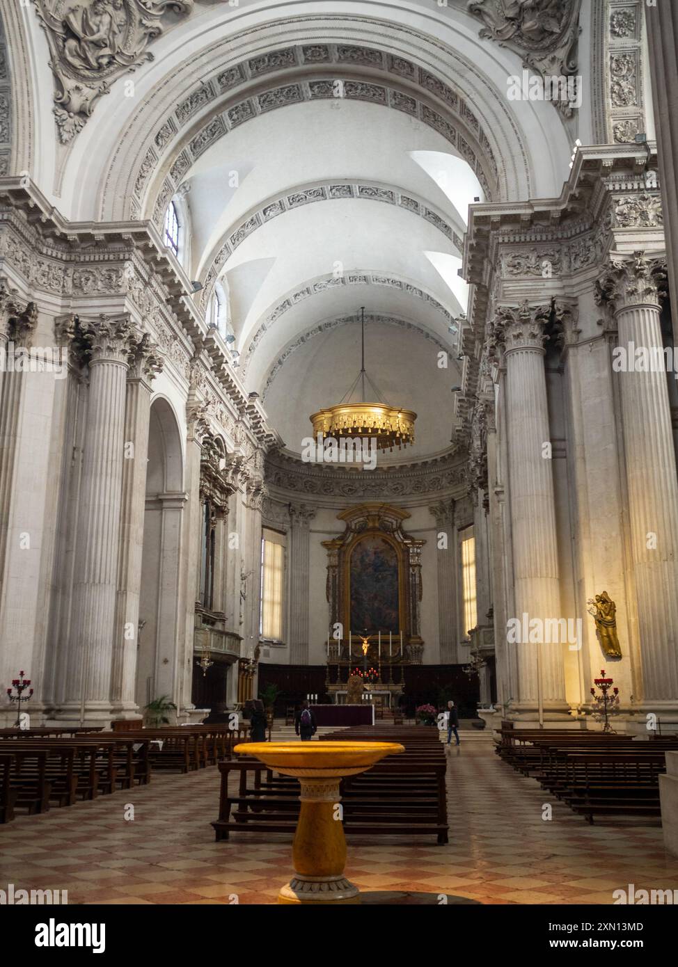 View new cathedral duomo hi-res stock photography and images - Alamy