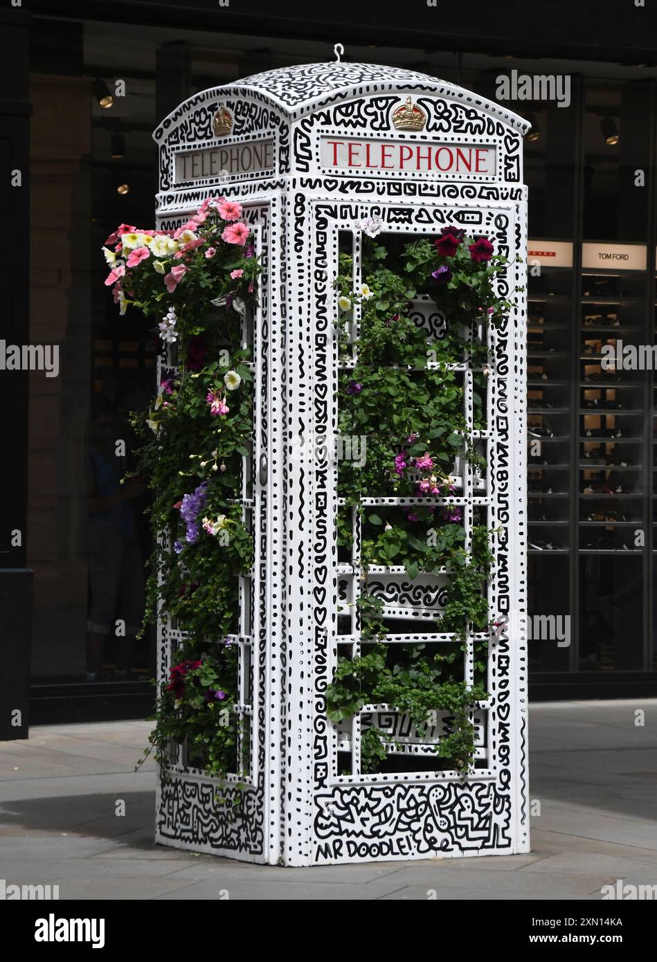 Telephone box in Southgate shopping centre in Bath now used as a flower ...