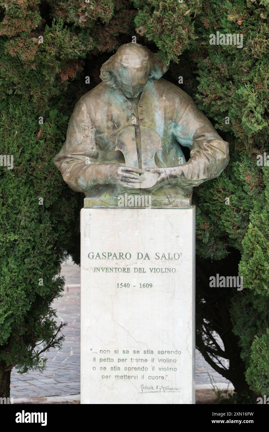 Geigenbaugeschichte hi-res stock photography and images - Alamy