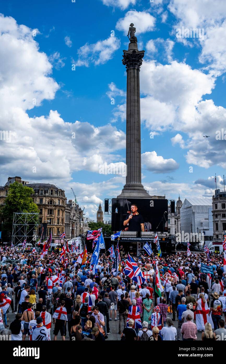 Large Crowds In Trafalgar Square Listen To Speeches Being Made By Right ...