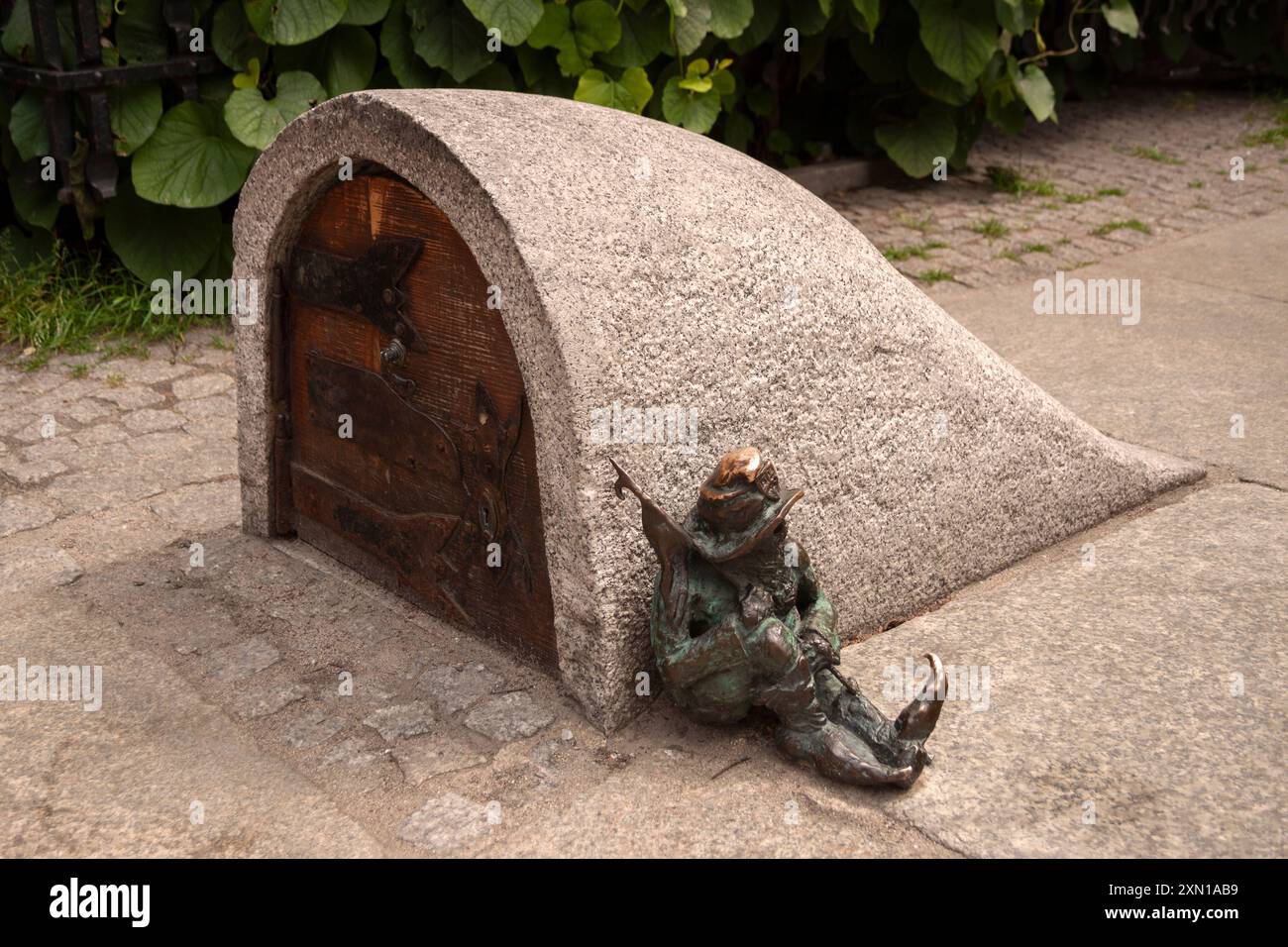 Gnomes wroclaw hi-res stock photography and images - Alamy