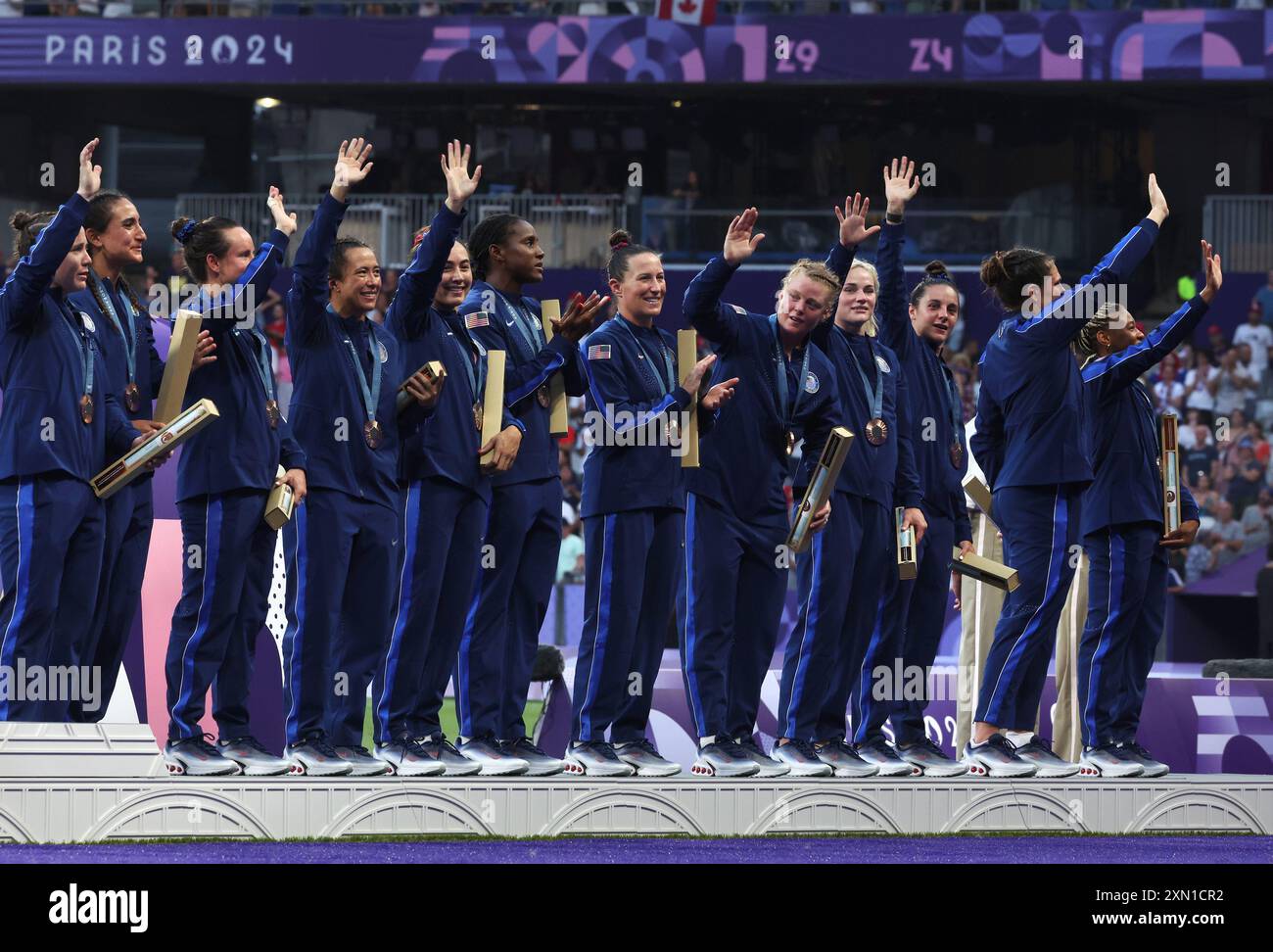 Paris, France. 30th July, 2024. Members of the US female rugby team ...