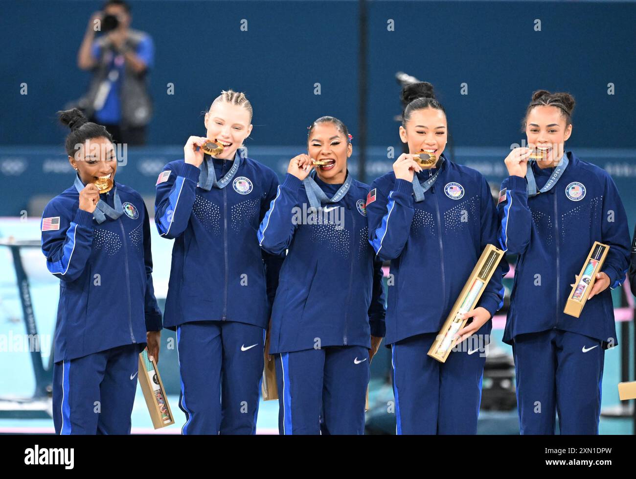 Paris 2024 medals hi-res stock photography and images - Alamy