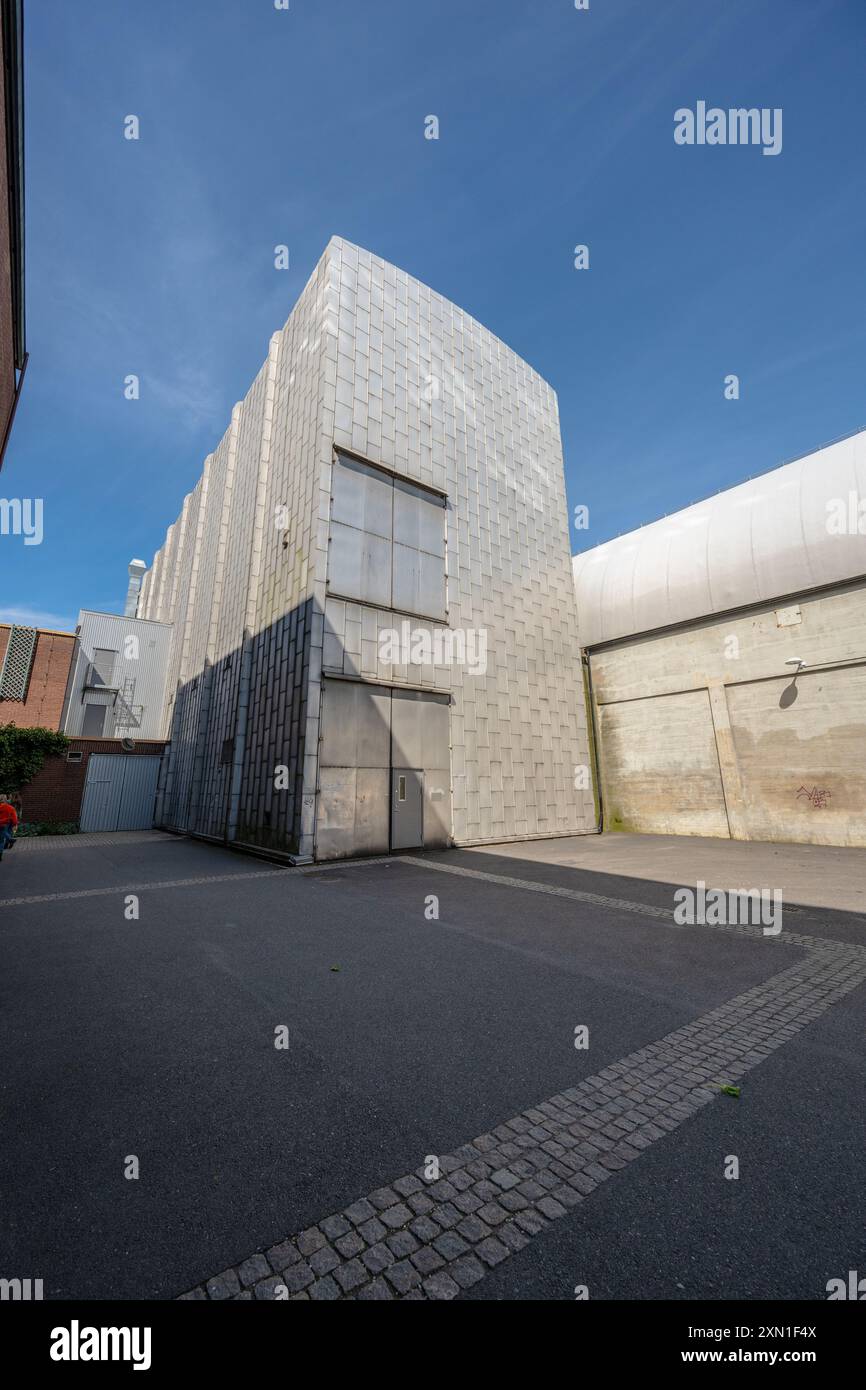 Engineering industry wrought iron hi-res stock photography and images ...