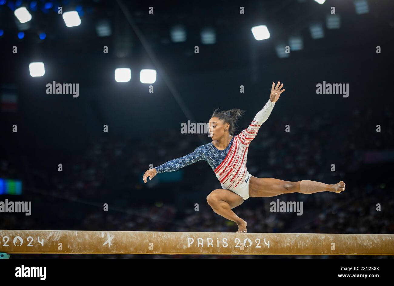 Simone biles 2024 beam hi-res stock photography and images - Alamy