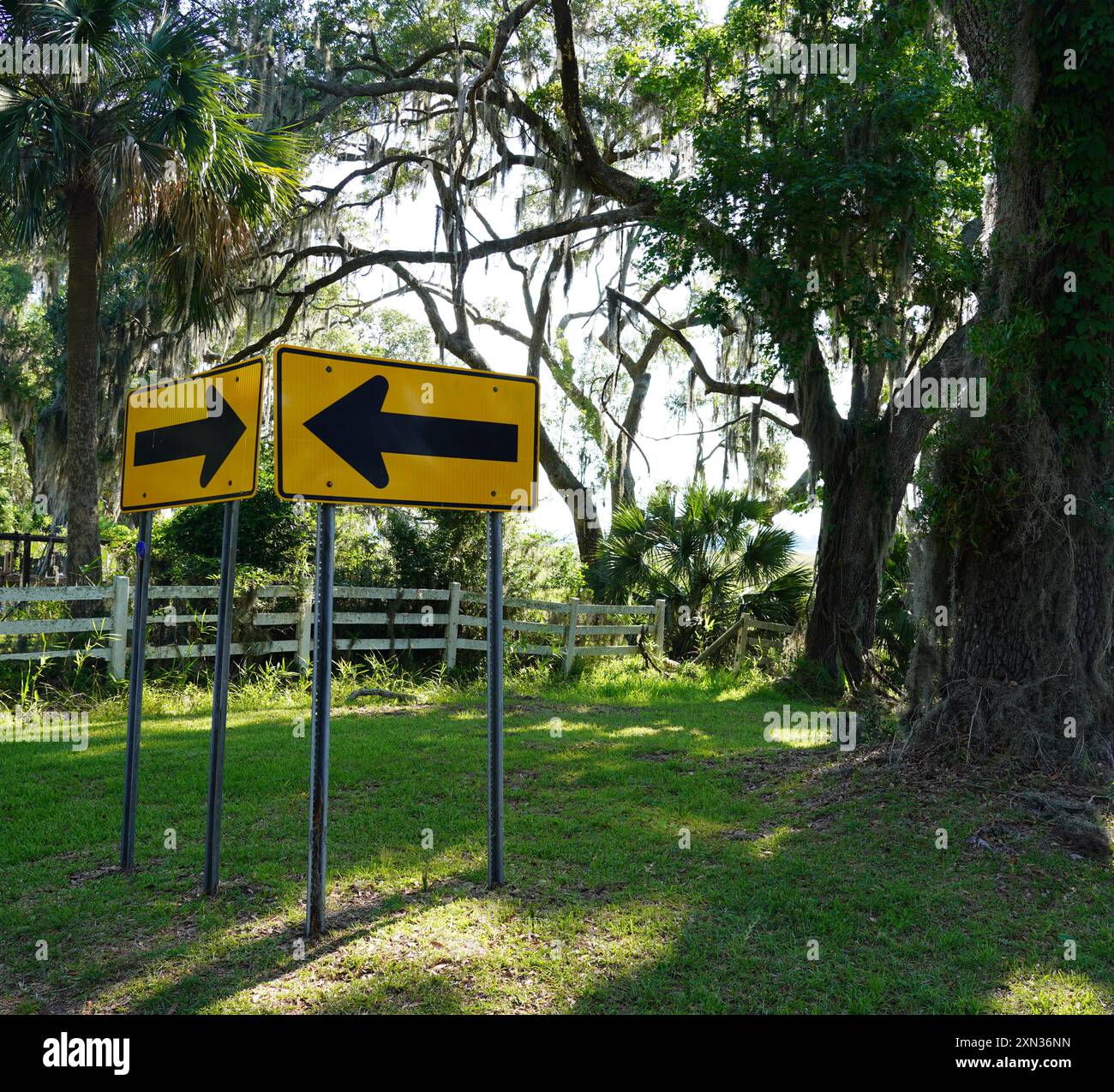 Spanish road signs hi-res stock photography and images - Alamy