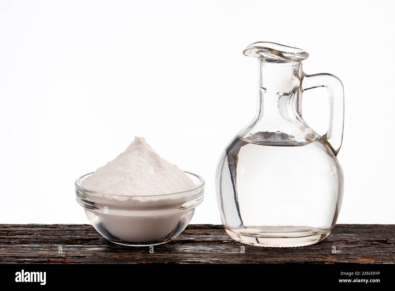 Baking soda and vinegar - Cleaning mixture Stock Photo - Alamy