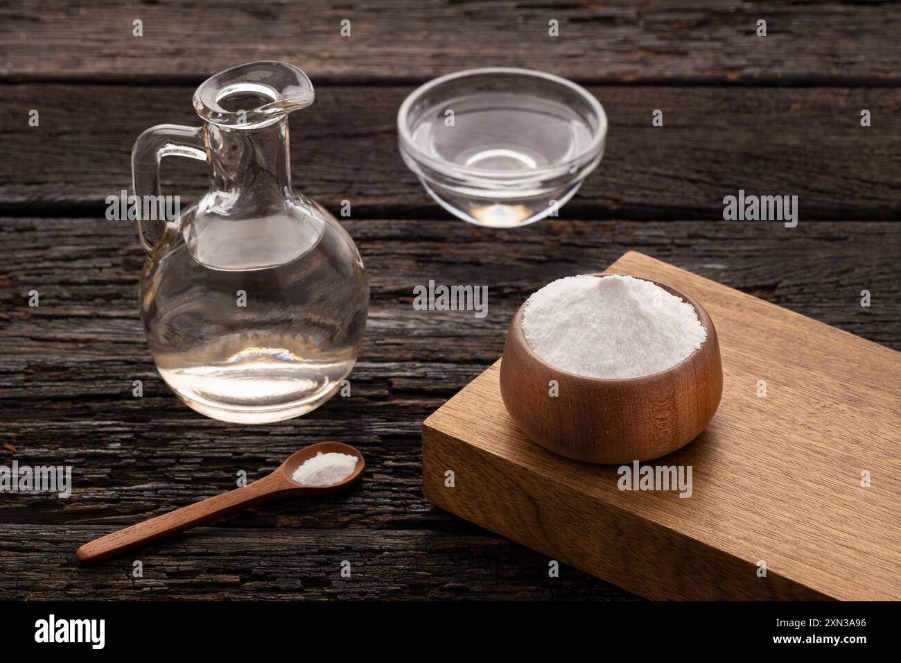 Baking soda powder and mineral water - Healthy food Stock Photo - Alamy