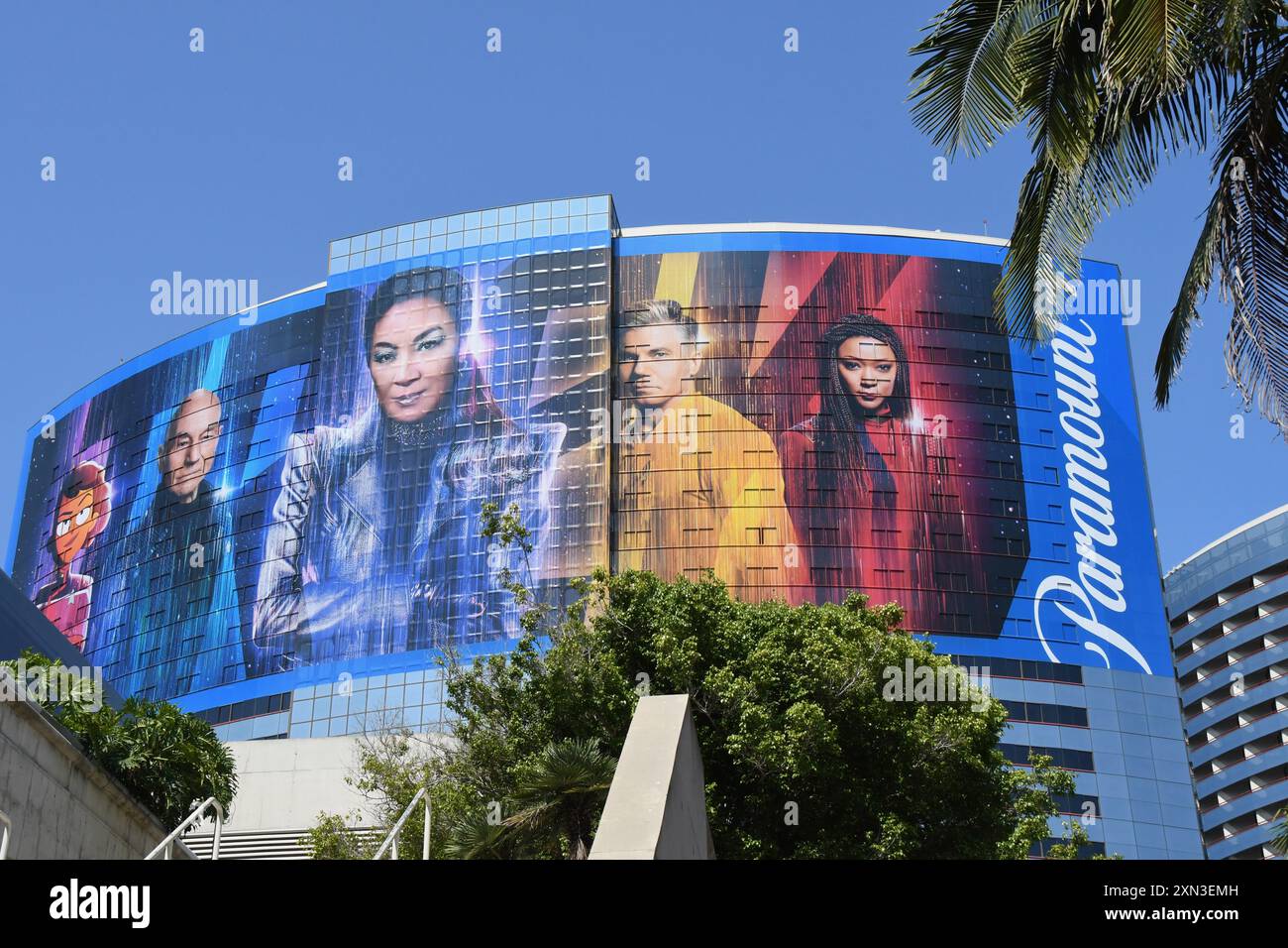 Marriott Marquis Marina Hotel wrapped for San Diego Comic Con ...