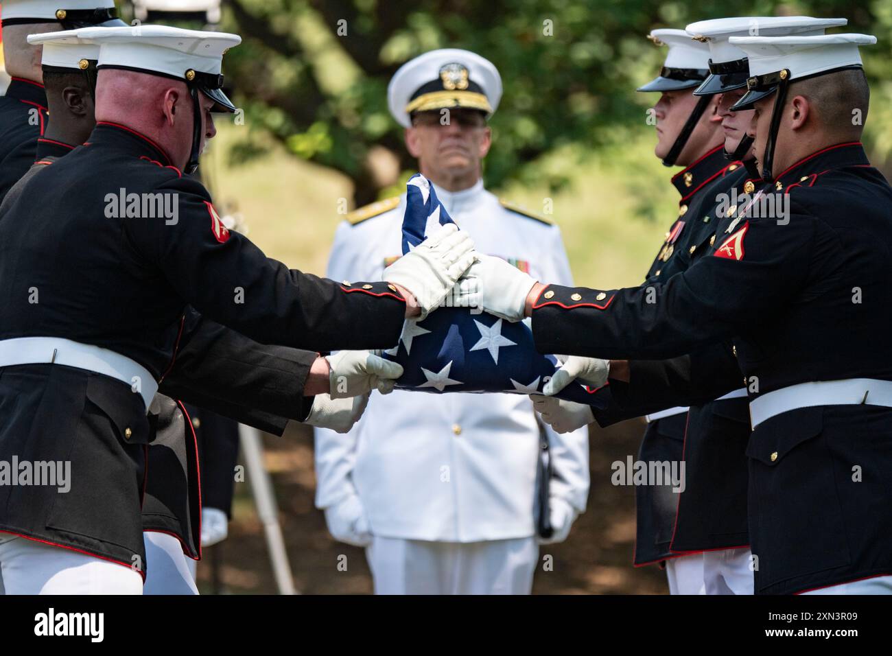 Marines from the Marine Band, “The President’s Own”, and the Marine ...
