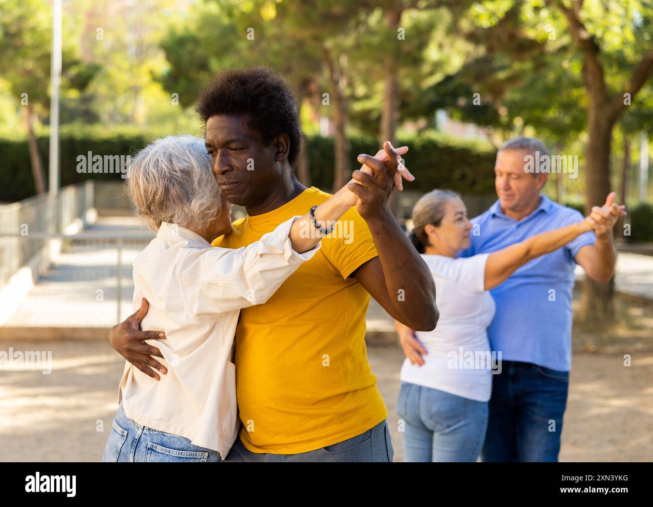 African american couple dancing garden hi-res stock photography and ...
