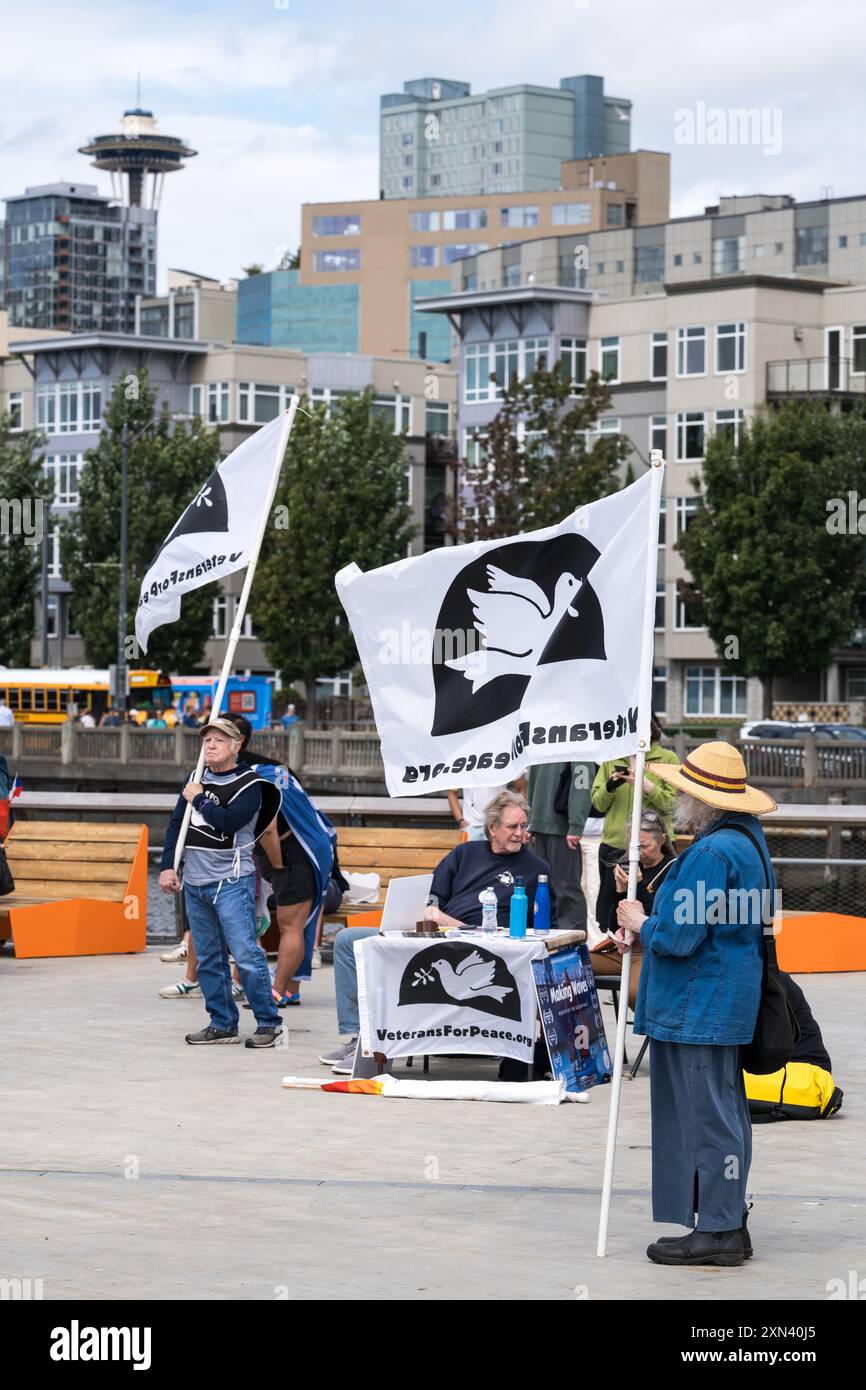 Seattle, USA. 30th Jul 2024. Protestors greeting the Seafair Parade of ...