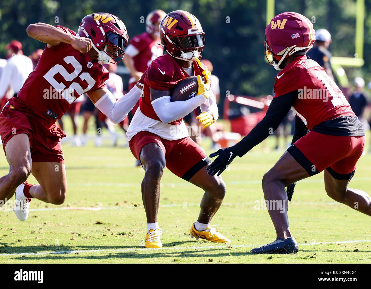 Washington Commanders safety Jeremy Reaves (39), cornerback Noah ...