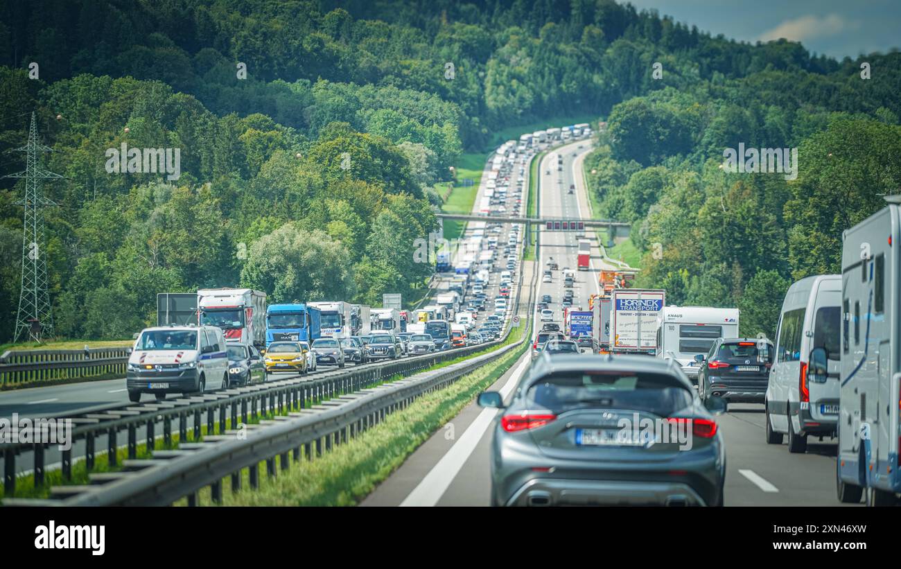 Autobahn, Stau, Fahrzeuge, Autos, LKWs, Verkehrsfluss, zweispurige ...