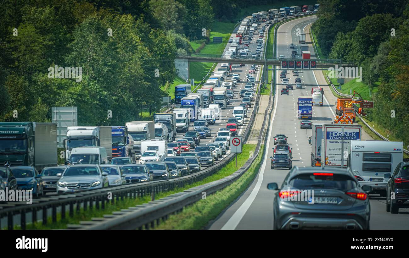 Autobahn, Stau, Fahrzeuge, Autos, LKWs, Verkehrsfluss, zweispurige ...