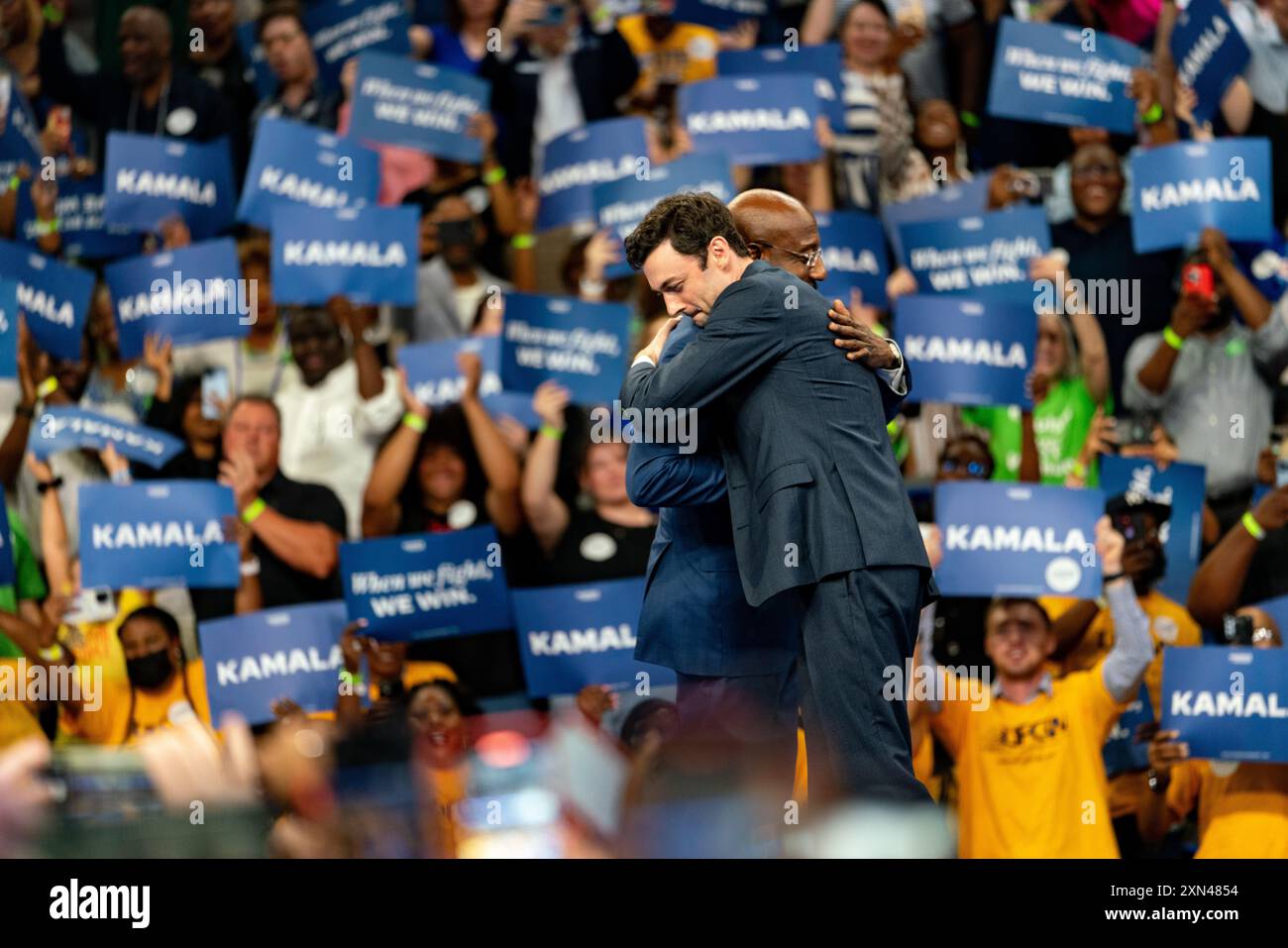 Kamala harris speaking 2024 hi-res stock photography and images - Alamy