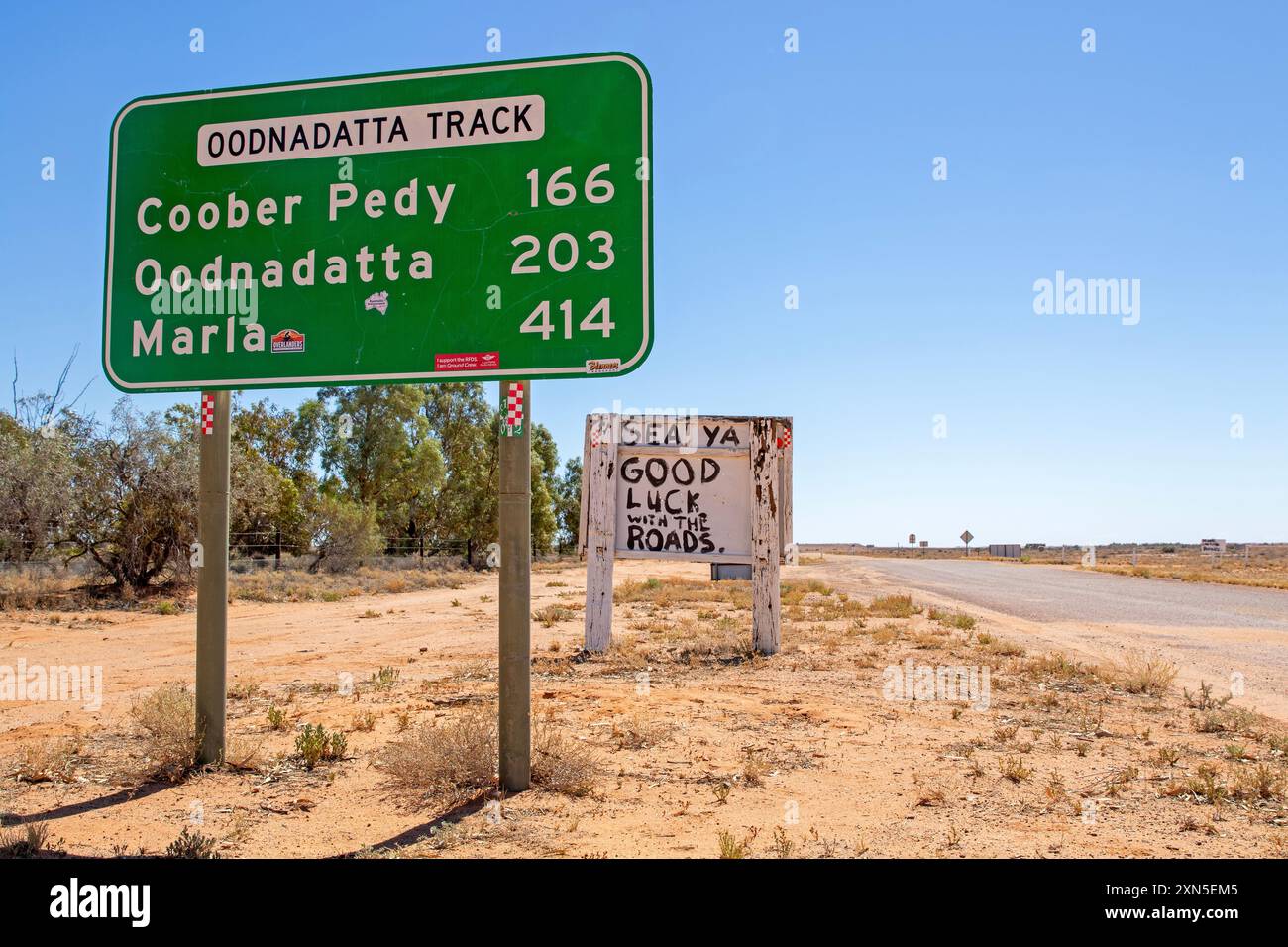 Road signs on the Oodnadatta Track Stock Photo - Alamy