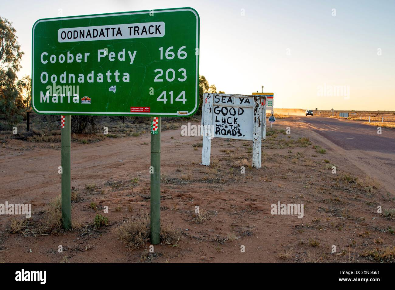 Road signs on the Oodnadatta Track Stock Photo - Alamy