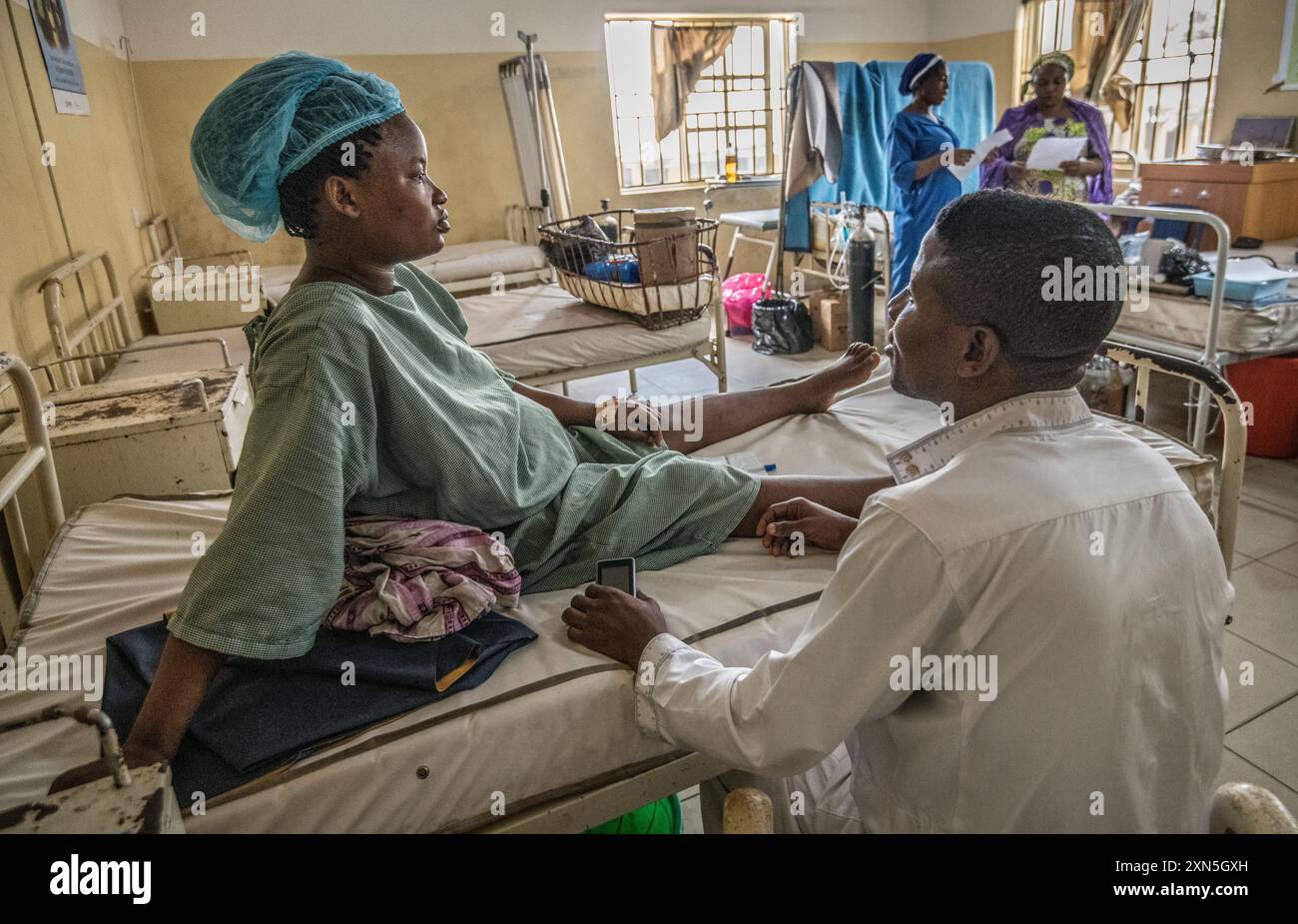 Pregnant woman on a hospital ward. Photographed at the Okene Zonal ...