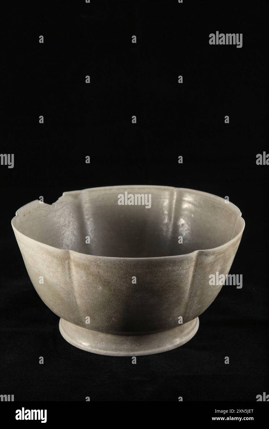 Ancient yue earthenware hi-res stock photography and images - Alamy