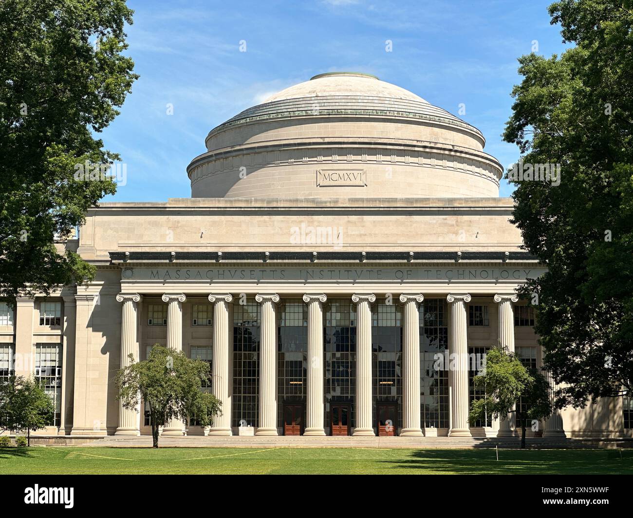 Massachusetts Institute of Technology, MIT in the summer time Stock ...