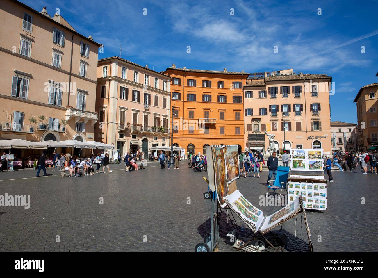 Historic Piazza Navona public square in Rome city centre, local vendor ...